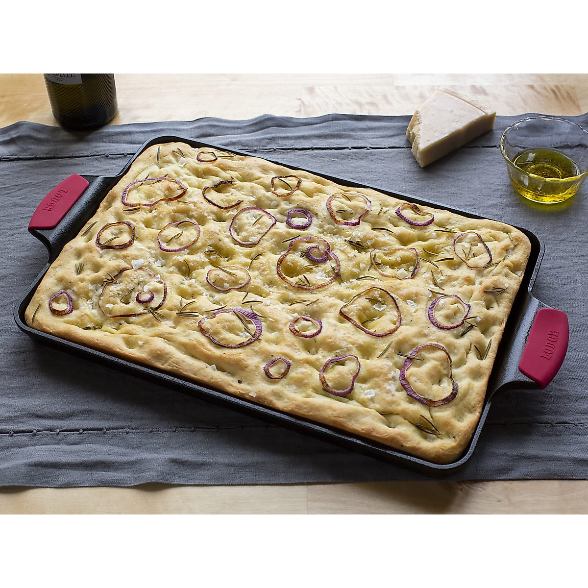 Lodge Cast Iron 6-Piece Bakeware Set with Jelly Roll Size Baking Pan