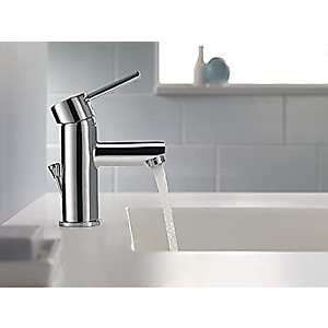 Delta Faucet Modern Single Hole Bathroom Faucet, Single Handle Bathroom Faucet Chrome, Bathroom Sink Faucet, Drain Assembly, Chrome 559LF-PP 7.25 x 6.00 x 6.25 inches