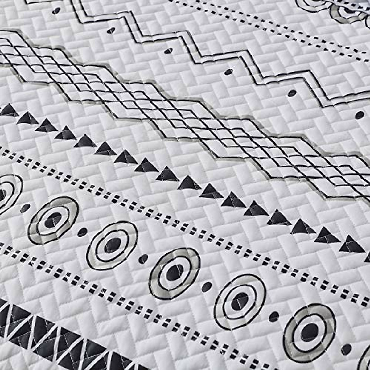 Flysheep 3-Piece Bohemian Geometric King Quilt Set, Aztec White n Black Boho Striped Summer Lightweight Bedspread/Coverlet Set, Brushed Microfiber for All Season - 104" x 90"