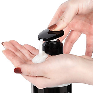 Shampoo and Conditioner Bottles, Segbeauty 2 Pack 16.9oz Refillable Shampoo Bottles, 500ml Labeled Clear Shower Bottles Refillable, Large Empty Plastic Bathroom Soap Lotion Shampoo Dispenser with Pump