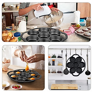 SUNSHNO Cast Iron Biscuit Pan Mini Cake Pan with Handles, Pre-Seasoned Baking Set 7 Cake Baking Tray Maker Pan for Biscuits, Bake Muffins, Cornbread and Scones, Include special steel fork and brush
