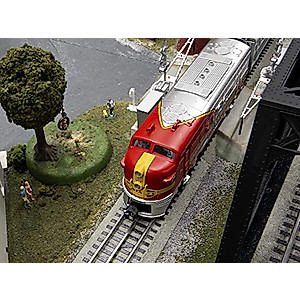 Lionel Santa Fe Super Chief LionChief Set with Bluetooth Capability, Electric O Gauge Model Train Set with Remote