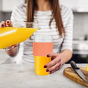 2 Pack Reusable Bubble Tea Cup , 22Oz Wide Mouth Smoothie Cups with Bamboo Lid, Silicone Sleeve & Angled Wide Straws, Leakproof Glass Mason Jars Iced Coffee Glasse Cup for Iced Coffee，Soda(Pink)