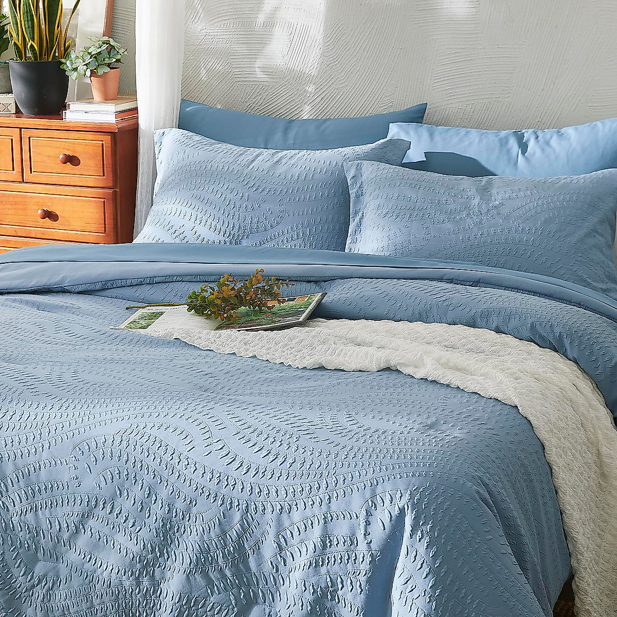Geniospin King Comforter Set, Bed in a Bag Blue 7-Pieces, Botanical Pattern, All Season Comfortable Seersucker Bedding with Comforter, Sheets, Pillowcase & Shams (King, 102"x90")