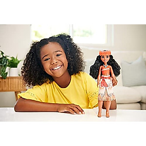 Mattel Disney Princess Toys, Moana Fashion Doll, Sparkling Look with Brown Hair, Brown Eyes & Hair Accessory, Inspired by the Movie