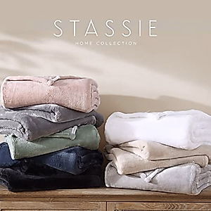 Stassie Home – Luxurious Throw Blanket – 500 GSM – Heavyweight Plush – Supreme Softness – 50” x 70” (Blush)