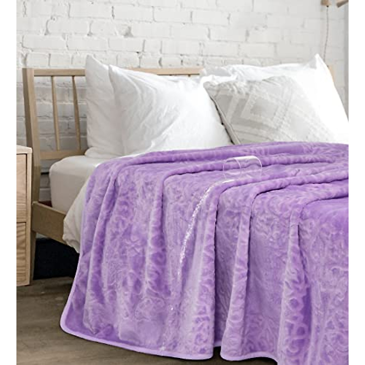 SUMGAR Lavender Throw Blankets Purple Thick Soft Fleece Blanket for Women Girls Bed Couch,Mandala Tufted Boho Fuzzy Warm Double Sided Flannel Blankets with Waterproof Inner Layer,Twin Size 60"x80"