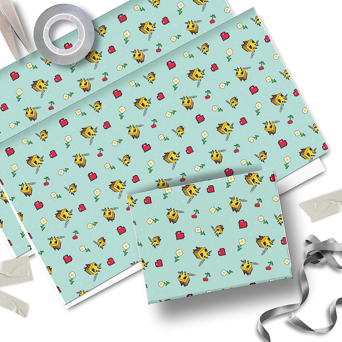 Danilo Promotions LTD Minecraft Gift Wrapping Paper - Two Sheet Two Tag, Officially Licensed Gift Wrap, Fully Recyclable, 70 x 50 cm when opened, multi-coloured