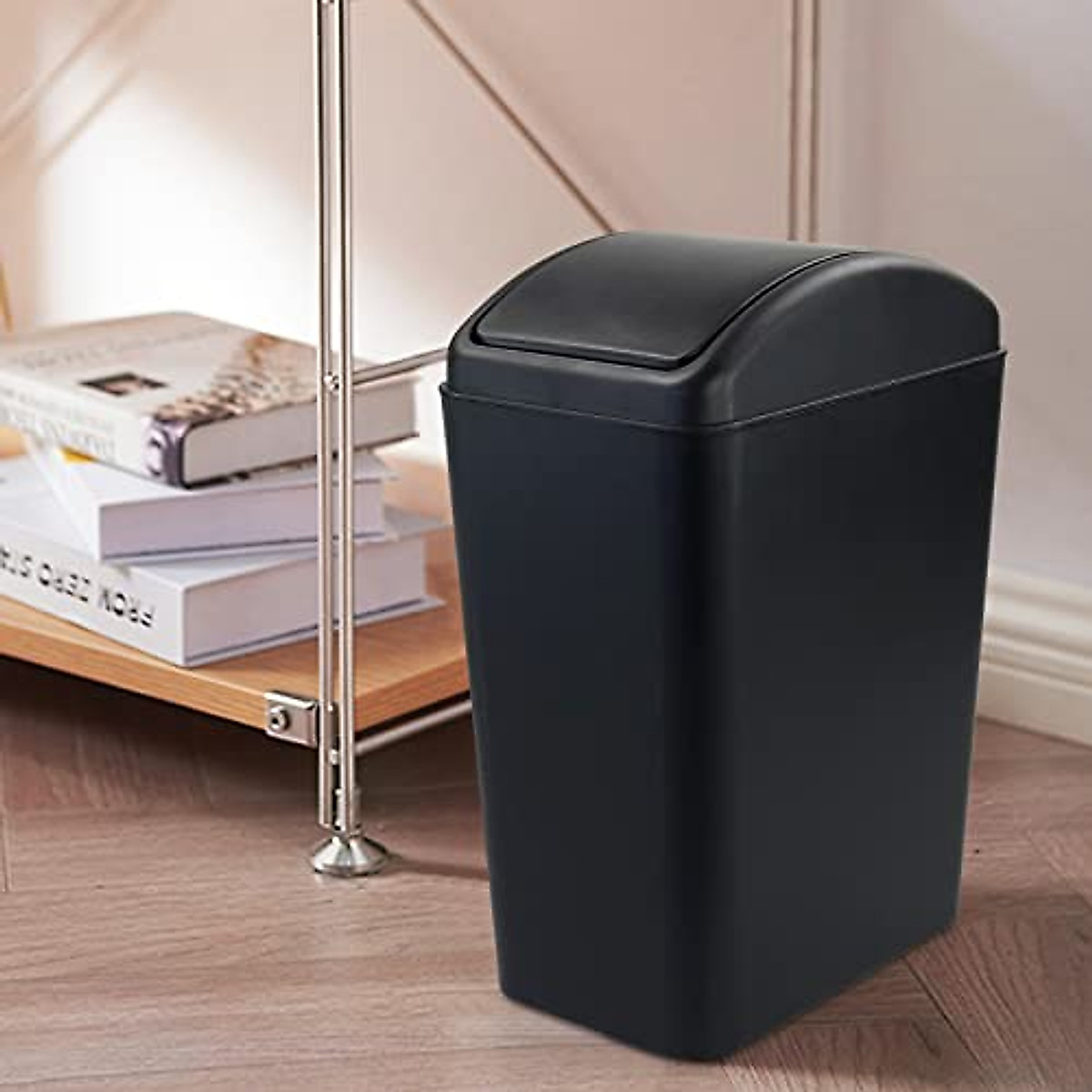 Qskely 4.5 Gallon Plastic Swing-Top Trash Can, Garbage Can with Swing Lid, Balck