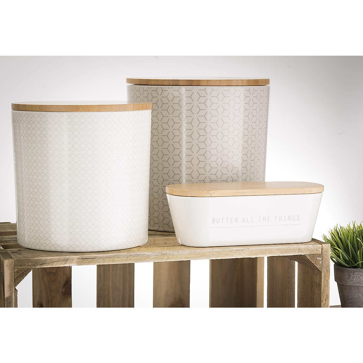 Tablecraft Butter Dish with Lid, 7.75 x 3.25 x 2.5, Melamine