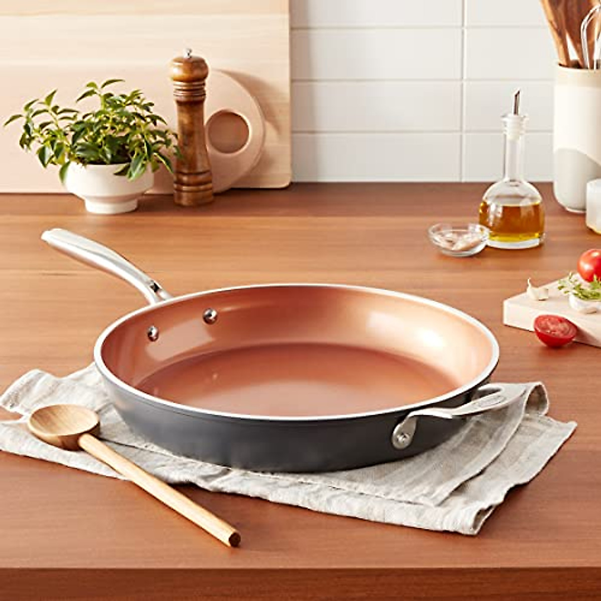 Gotham Steel 14” Nonstick Frying Pan with Ultra Durable Mineral and Diamond Triple Coated Surface, Family Sized XL Skillet with Stainless Steel Stay Cool & Helper Handle, Oven and Dishwasher Safe