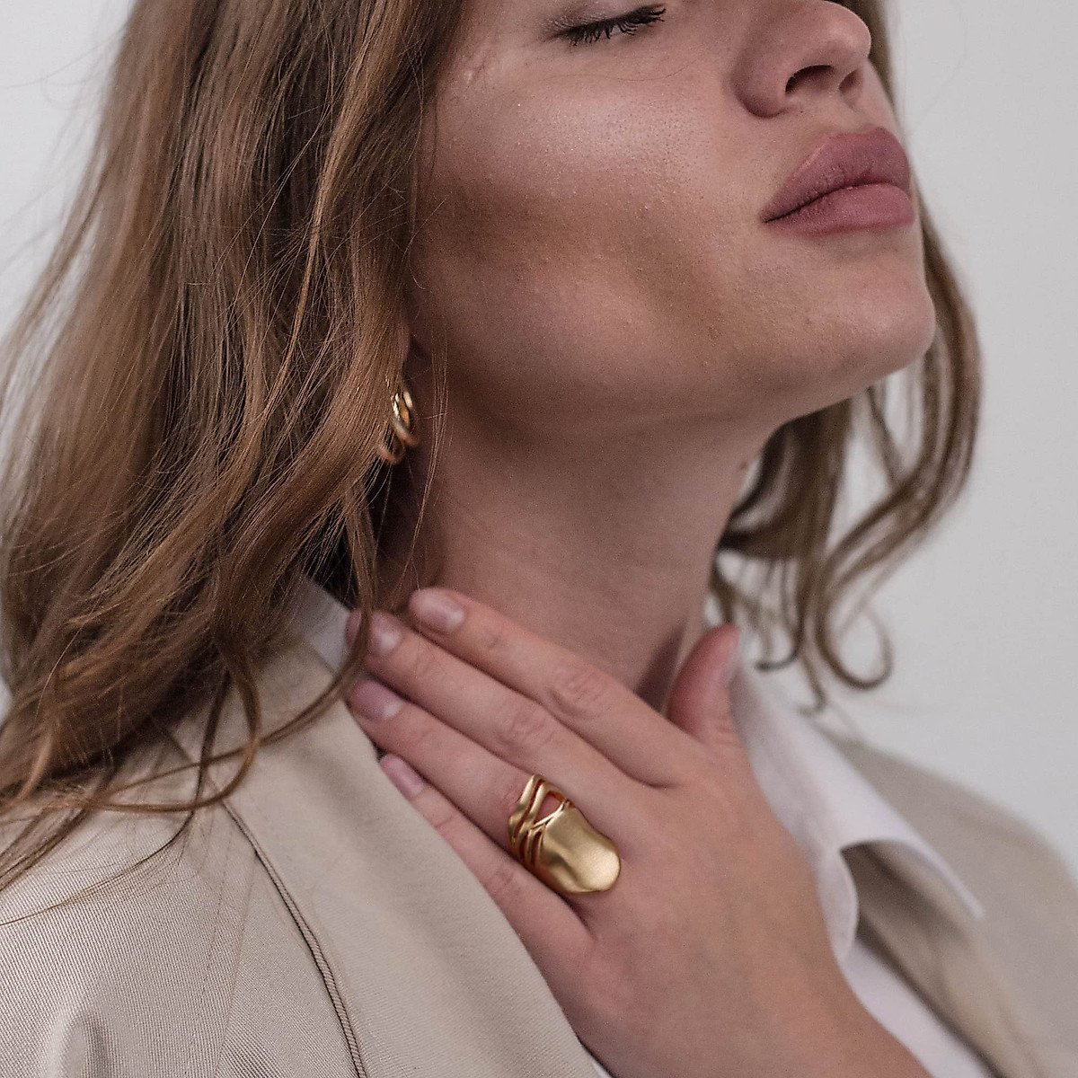 Aprilery Gold and Silver Rings for Women, Fashion 18K Gold Plated Chunky Statement Ring Band Dome Mask Design Cocktail Costume Jewelry for Her (Gold - Mask, 8)