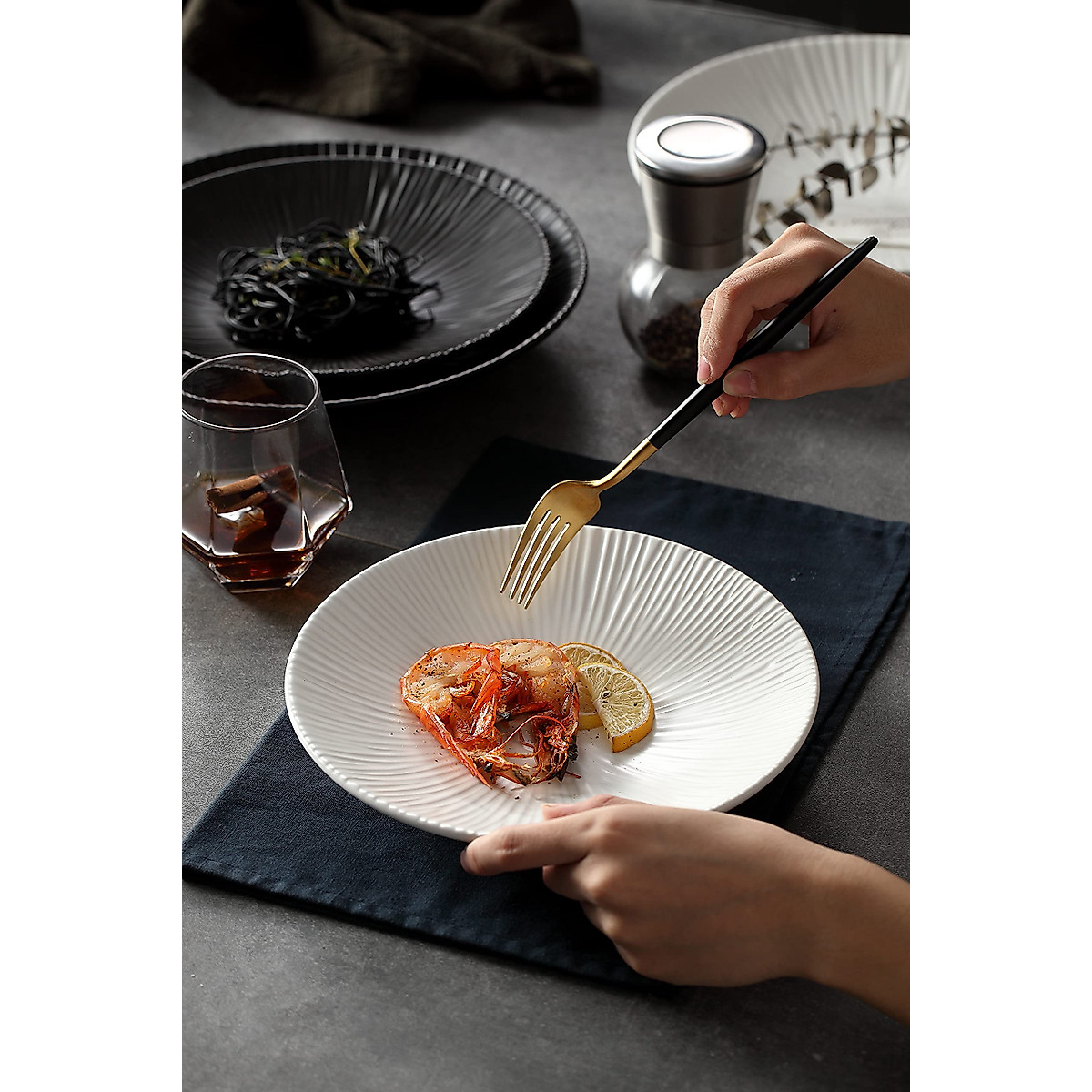 Jusalpha Japanese Style Porcelain Dinner Plates, Versatile Circular Serving Plates for Breakfast, Salad, Steak Dinner, PL018 (Set of 4) (10.3 Inches, White)