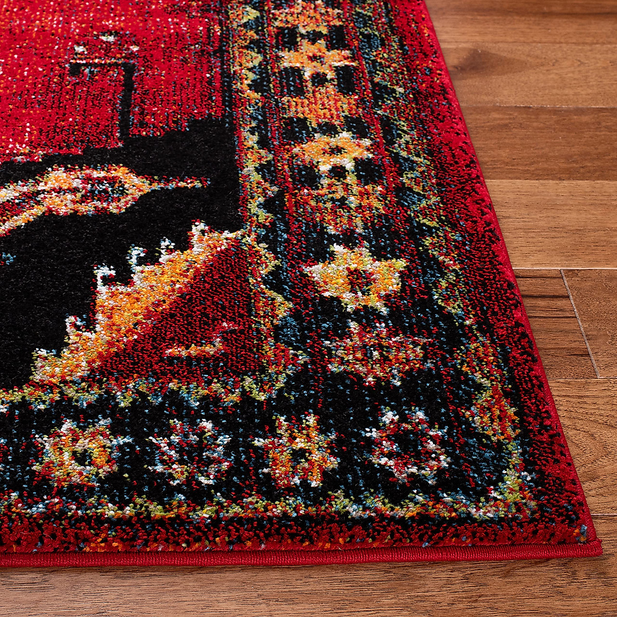 SAFAVIEH Vintage Hamadan Collection Area Rug - 5'3" x 7'6", Red & Black, Traditional Oriental Design, Non-Shedding & Easy Care, Ideal for High Traffic Areas in Living Room, Bedroom (VTH251Q)