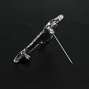 Alloy Elven Leaf Brooch - Green Leaf Clasp Pin - Elven Cloak Clasp - Costume Accessory - Movie Inspired - Gift for Elves Fans