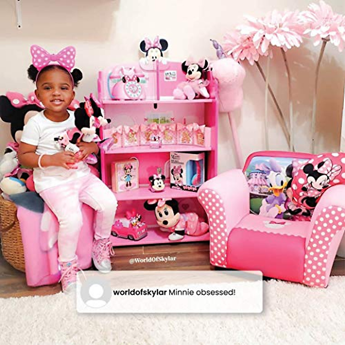 Delta Children Wooden Playhouse 4-Shelf Bookcase for Kids, Minnie Mouse