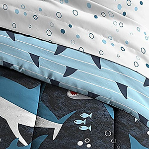 dream FACTORY Kids 5-Piece Complete Set Easy-Wash Super Soft Microfiber Comforter Bedding, Twin, Blue Sharks