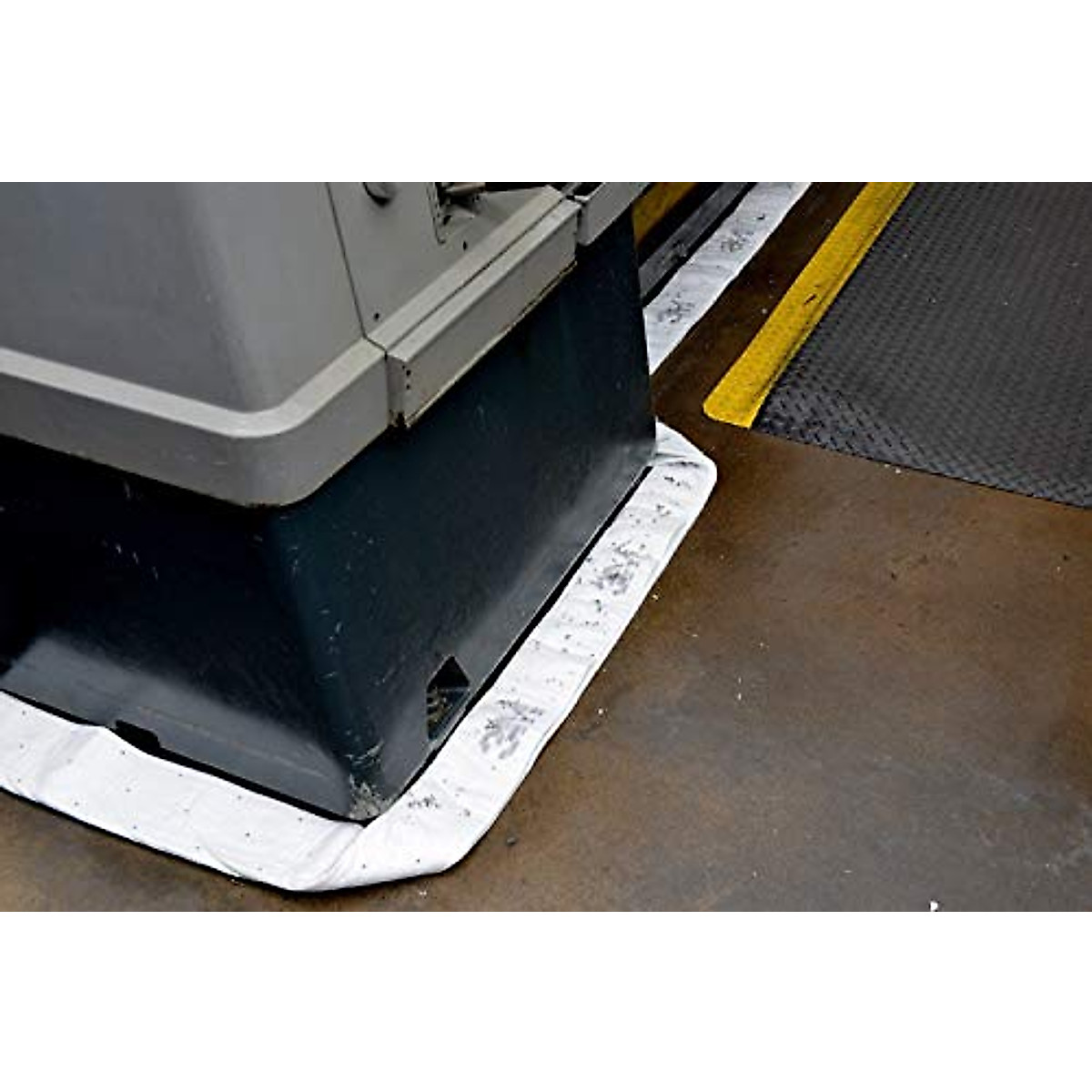 3M Petroleum Sorbent Pad HP-156, High Capacity,White, 17" X 19"