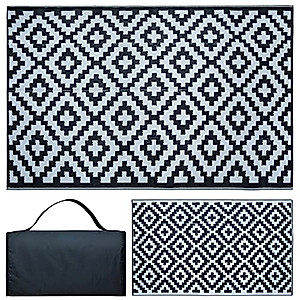 NFECO Reversible Rugs Plastic Rug Outdoor Rug Lightweight Outside Mats with Carrying Bag Modern Outdoor Rug for Patio Portable Mats for RV Backyard Deck Picnic Beach(5x7, Black&White)