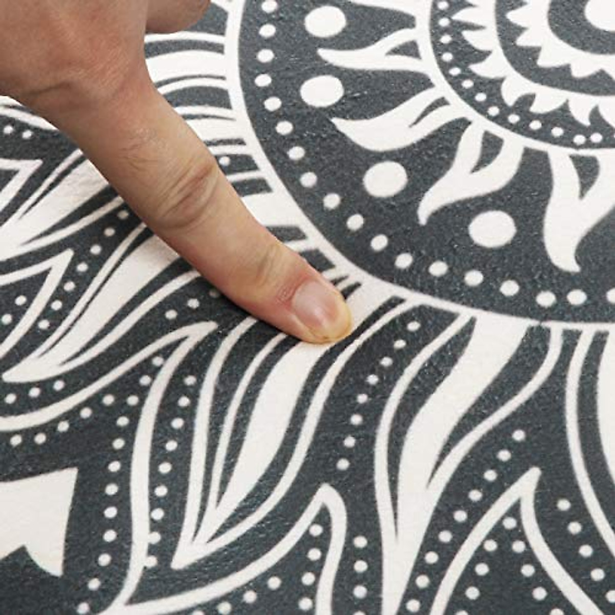 LEEVAN Area Rug Modern No-Shedding Non-Slip Machine Washable Indoor Rug Rectangle Living Room Bedroom Study Soft Carpet Floor Mat Home Decor (3 x 4 ft, Grey Mandala)