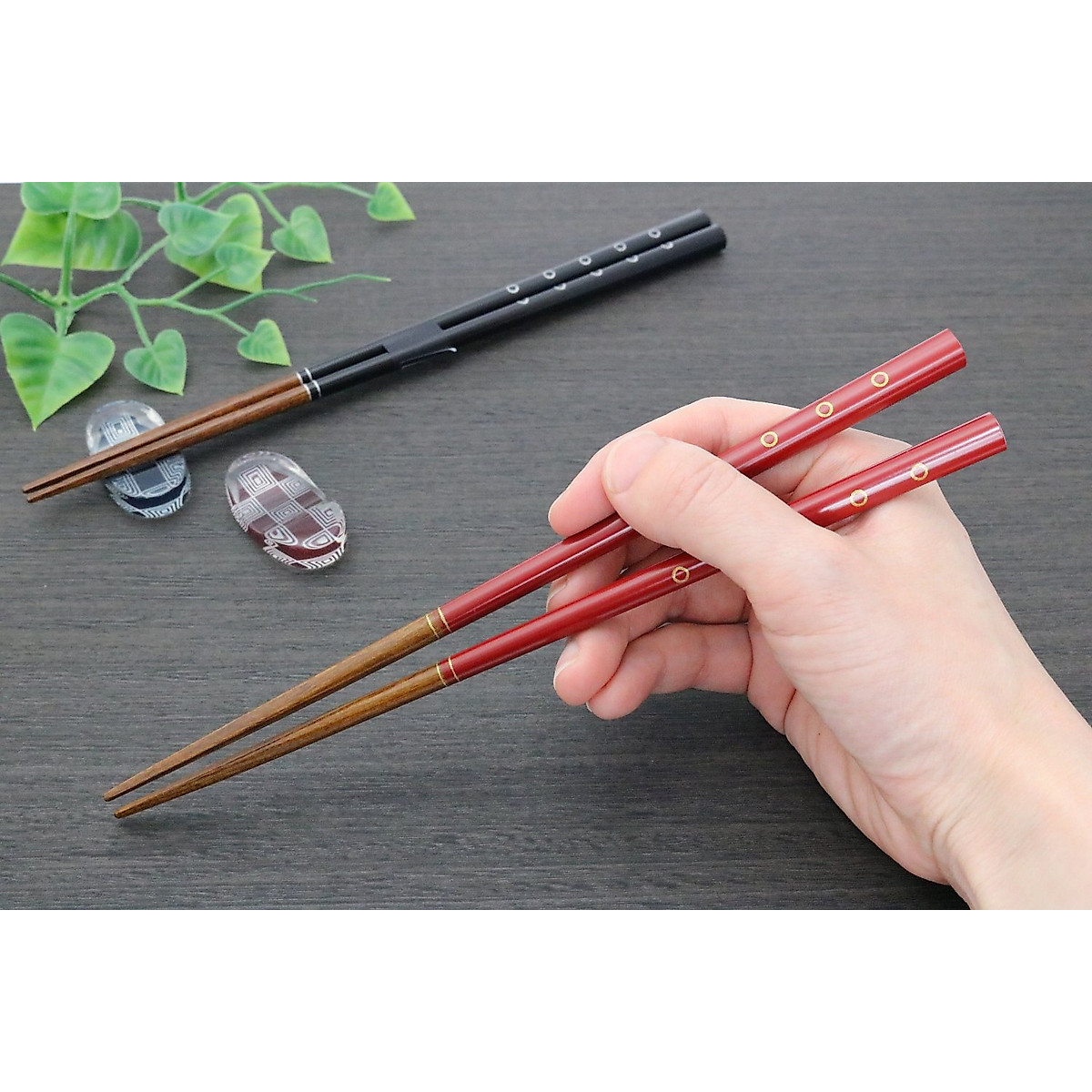 Ishida WABIYORI 60181 Tsukiyama Couple Chopsticks for Gifts, Includes Chopsticks Rest