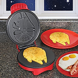 UNCANNY BRANDS Star Wars Waffle Maker Millenium Falcon Waffle Maker, Makes 7" Waffles Officially Licensed Disney Waffle Maker Star Wars Waffle Iron