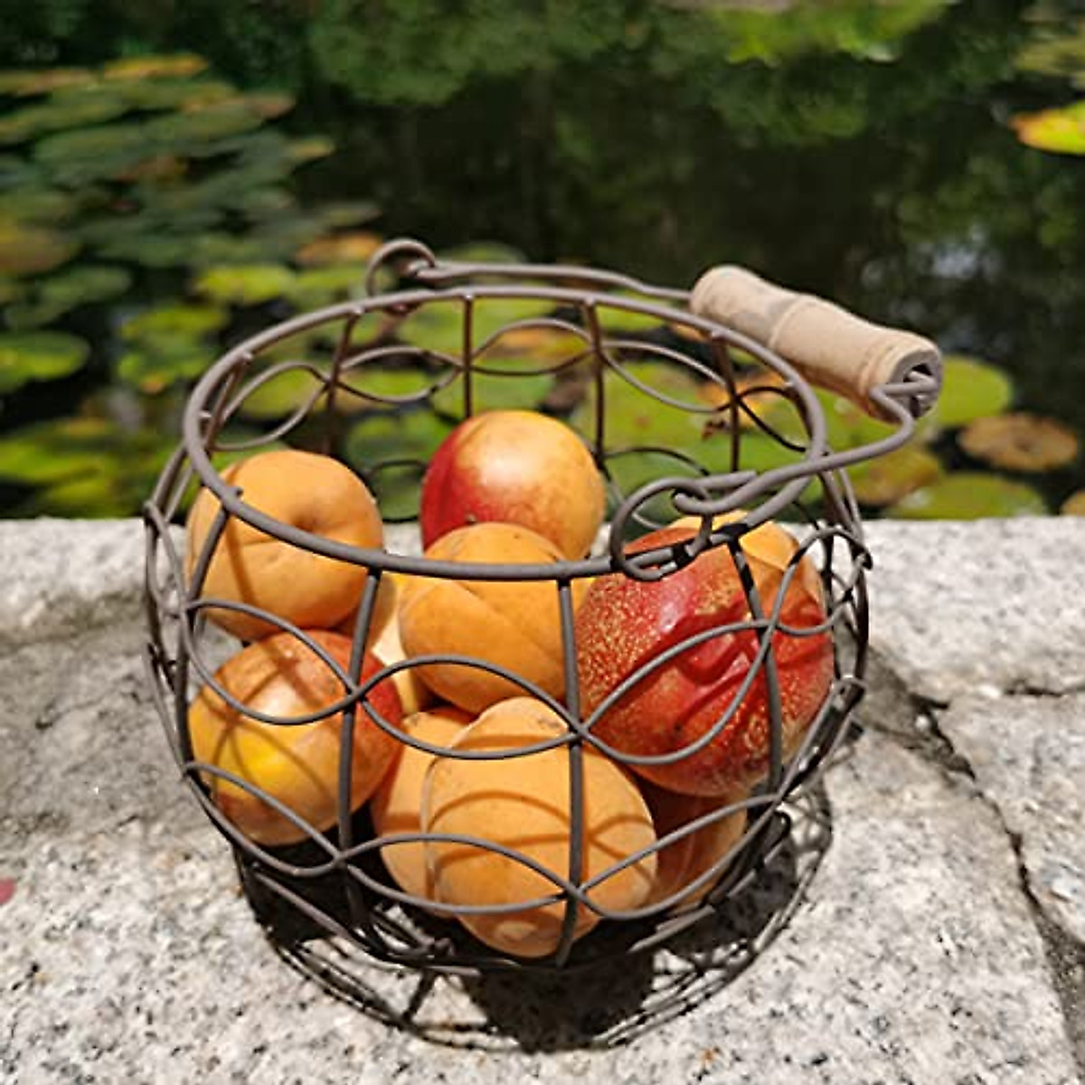 Metal Wire Egg Baskets for Collect Fresh Egg Baskets Countertop Holder, LINCOUNTRY Rustic Round Small Chicken Basket Gathering Fresh Egg With Handle,Country Primitive Farmhouse Vintage Storage Gift