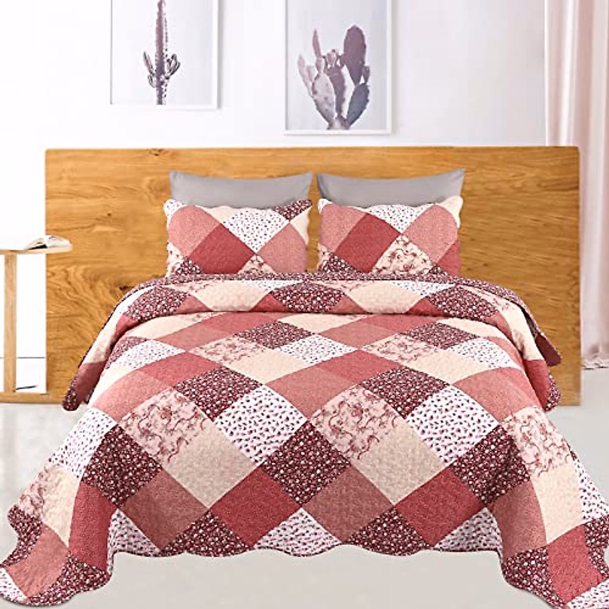 Qucover Quilt Queen Size, 3 Piece Multicolour Patchwork Print Red Pink Beige Floral Reversible Quilts Set, Soft Microfiber Lightweight Quilt Bedspread Bedding Set for All Seasons