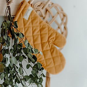 Full Circle Kind Collection Plant-Dyed Organic Cotton, Oven Mitt, Turmeric