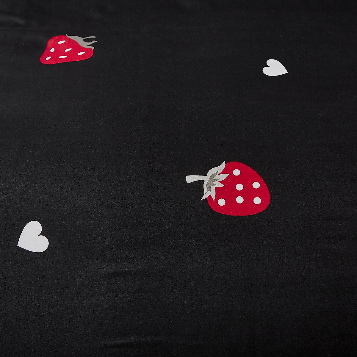 LAMEJOR Black Duvet Cover Set Twin Size Red Strawberry Print Soft Bedding Set Comforter Cover (1 Duvet Cover + 2 Pillowcases)