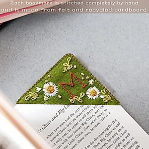 Personalized Hand Embroidered Corner Bookmark，Hand Stitched Felt Corner Bookmark,Cute Flower Letter Embroidery Bookmarks for Book Reading Lovers Meaningful Gift（4 PCS）