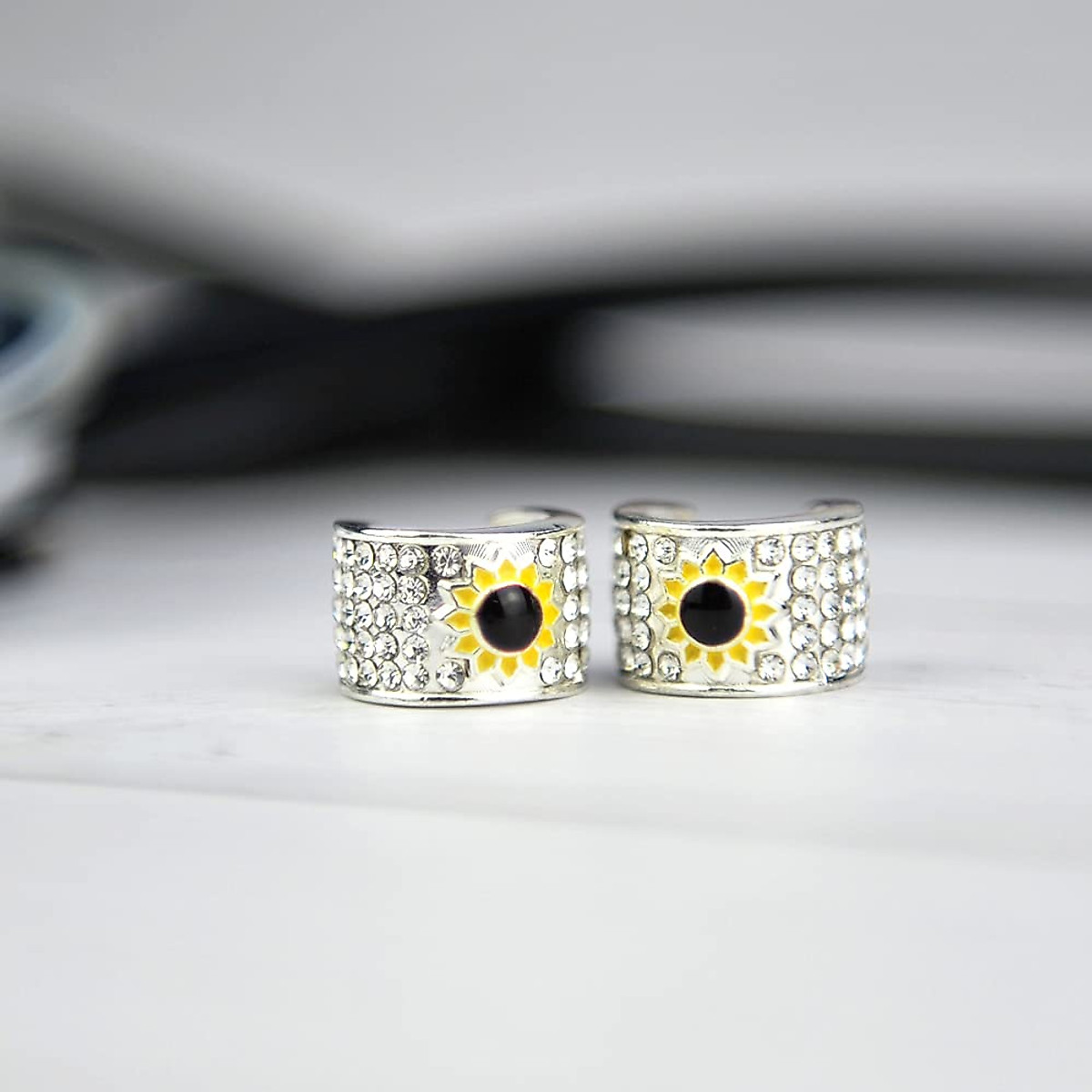 HEYGOO 2 Pack Bling Sunflower Stethoscope Charms, Stethoscope Tag Personalized Hospital Nurse Identification Accessories