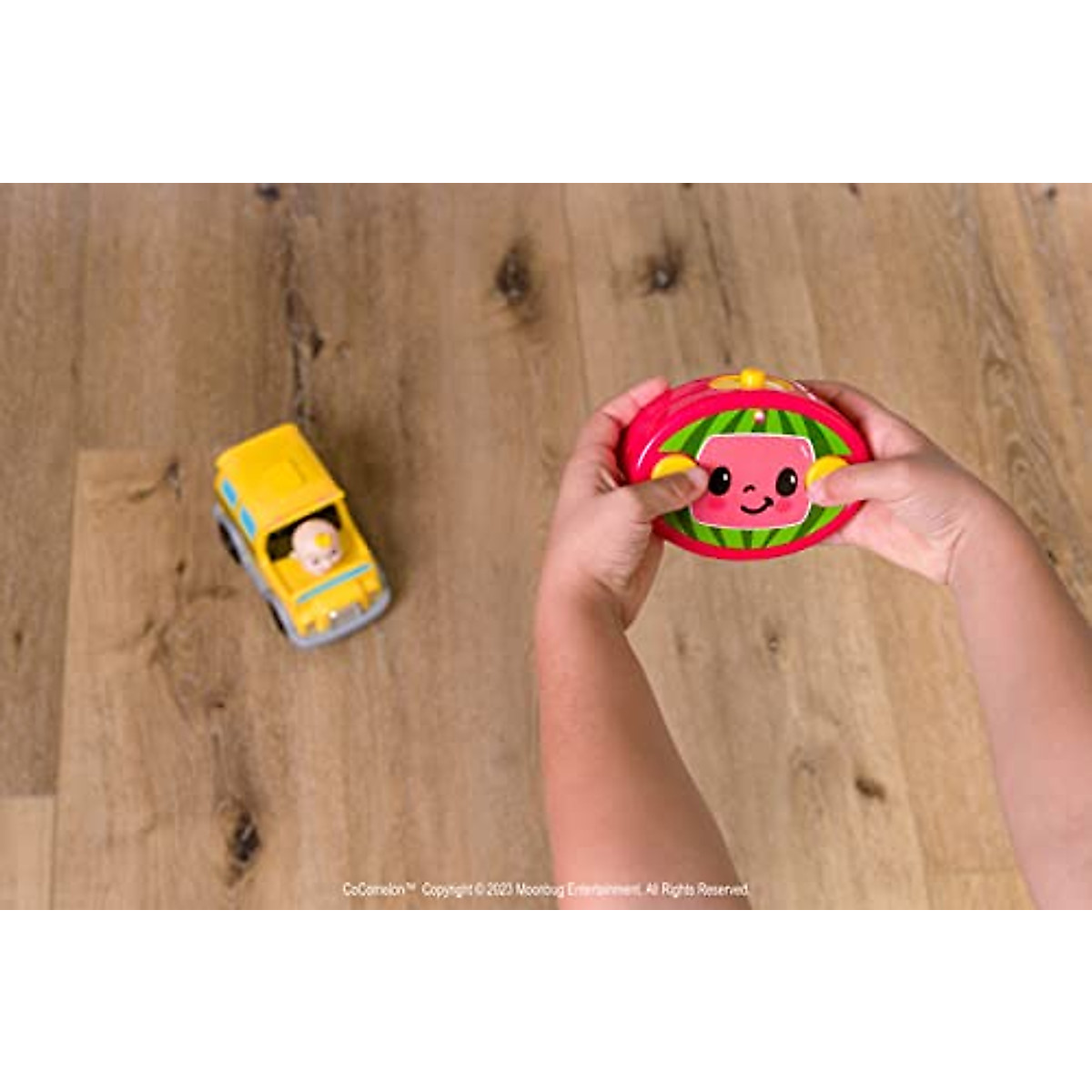 Jada Toys Cocomelon 7.5" School Bus RC Remote Control Car, Toys for Kids