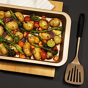 Russell Hobbs RH01689GEU7 Opulence Baking Tray - Non-Stick Oven Roasting Tray, Easy Clean, For Sunday Roasts, Meat, Traybakes & Vegetables, PFOA-Free, Carbon Steel, Strong and Durable, Gold, 36 cm
