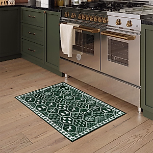 Seavish Christmas Front Door Mat 2x3 Green Bathroom Rug Low Pile Kitchen Rugs Non Slip Xmas Throw Rugs with Rubber Backing Washable Indoor Doormat Small Soft Decor Rugs for Entryway Porch Bedroom