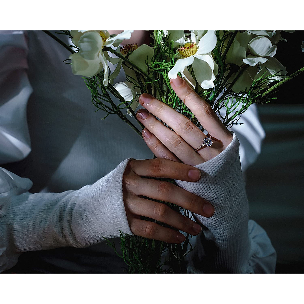 DYUNQ Engagement Rings for Women Cubic Zirconia Ring 2 Carat 925 Sterling Silver Rings Solitaire CZ White Gold Rings Simple Bridal Sets Wedding Annivesary Promise Rings Oval Cut Ring