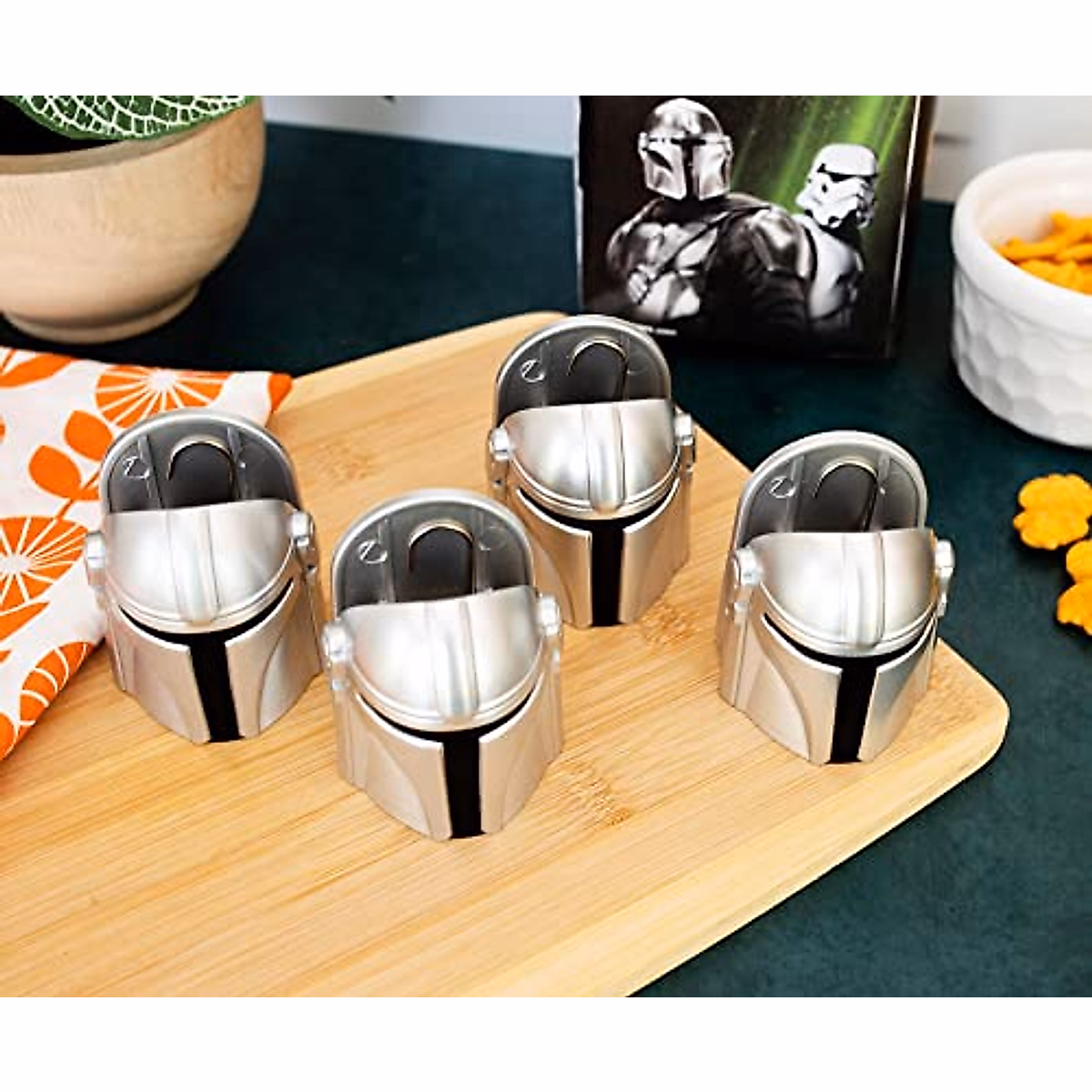 Star Wars: The Mandalorian Helmet Heavy Duty Chip Clips, Set of 4 | Plastic Bag Clamps For Snacks and Food Storage With Air Tight Seal Grip | Useful Home & Kitchen Decoration Essentials