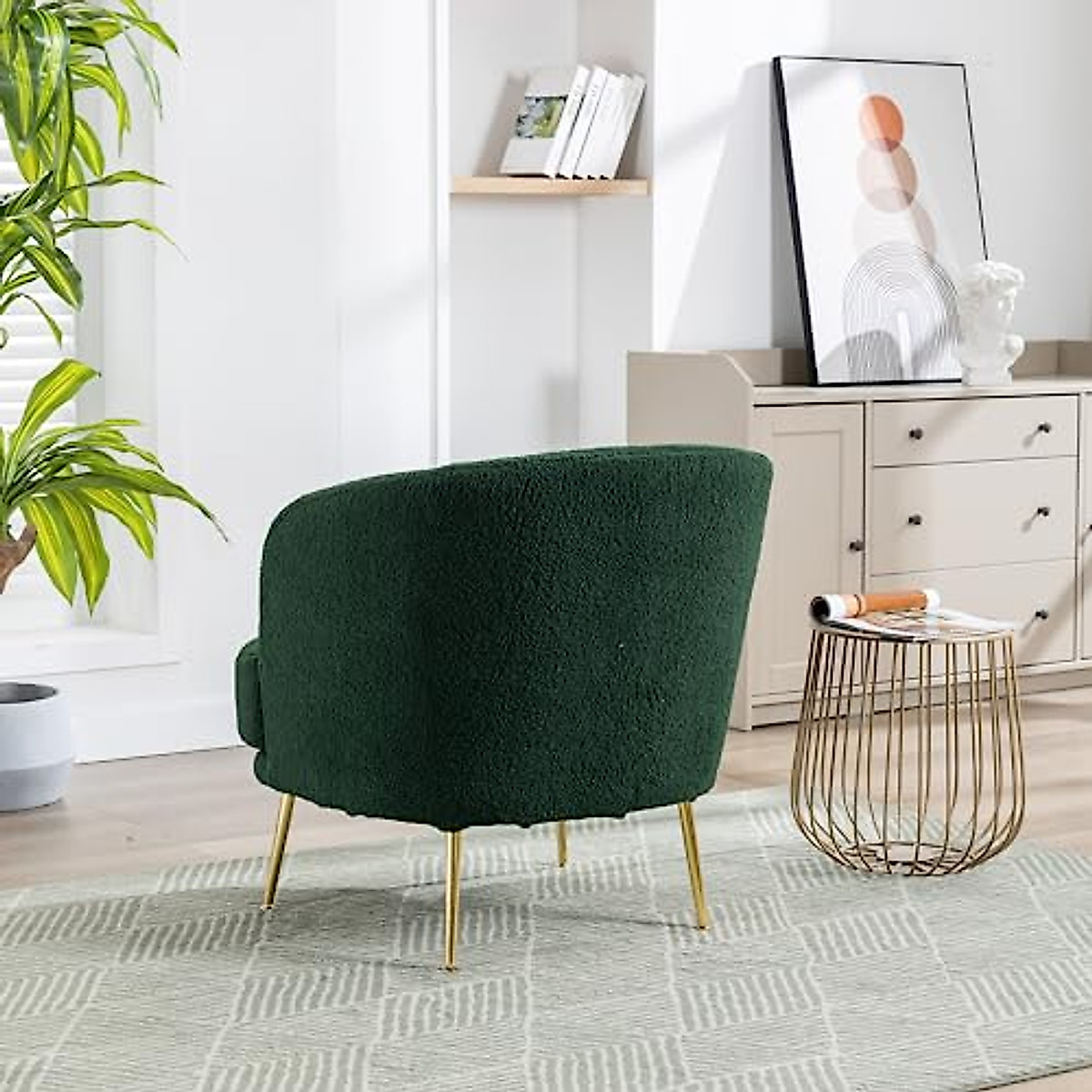 AWQM Sherpa Accent Chair, Green Boucle Upholstered Reading Chair with Curved Backrest, Living Room Chair Sofa Chair with Gold Legs, Leisure Club Tub Couch for Bedroom, Dorm Room, Studio