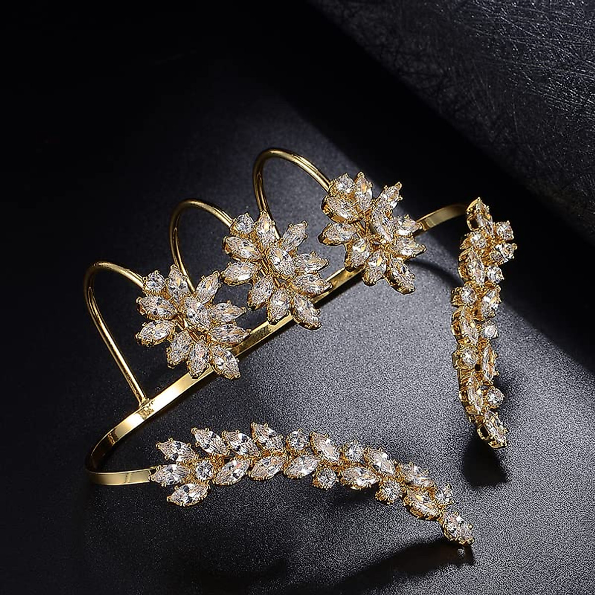 Aprilery Hand Palm Statement Ring for Women, Fashion Adjustable Multiple Finger Ring CZ Crystal Hand Cuff Bracelet Cocktail Costume Wedding Party Jewelry Ring Gifts for Her (Gold Palm, One Size)