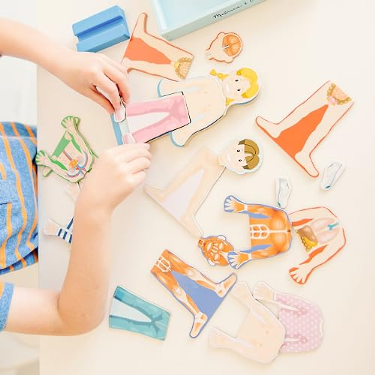 Melissa &amp; Doug Magnetic Human Body Anatomy Play Set With 24 Magnetic Pieces and Storage Tray