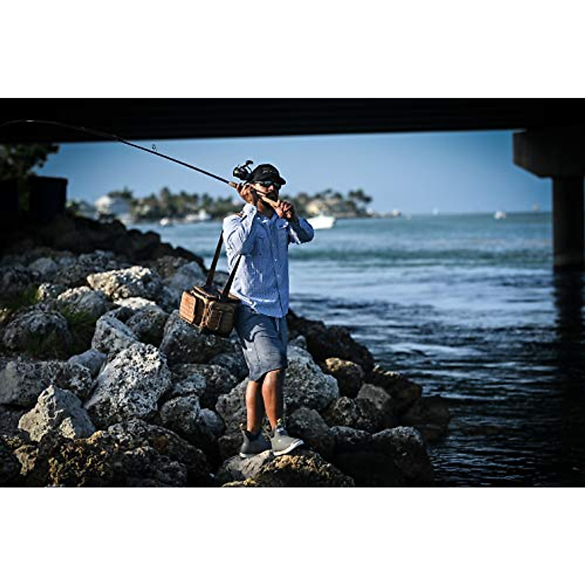 Plano Guide Series 3600 Tackle Bag, Medium, Beige 1680 Denier Fabric with Waterproof Base, Includes 5 Stowaway Utility Boxes, Premium Fishing Storage for Baits & Lures