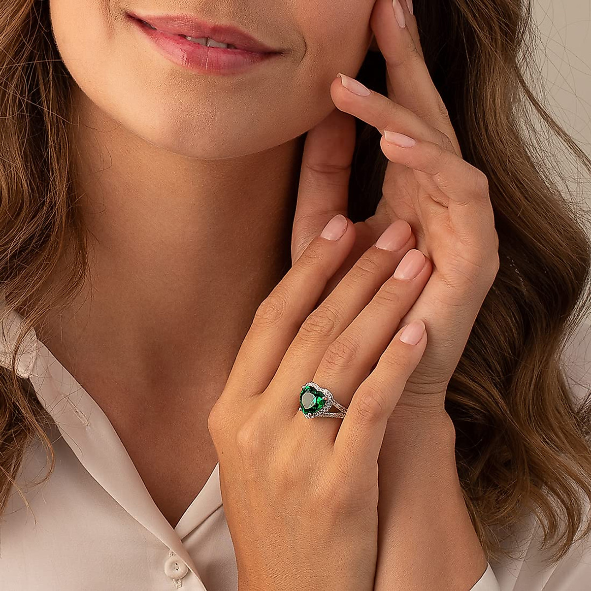 PEORA 6.00 Carats Heart Shape Simulated Emerald Ring Sterling Silver Size 9