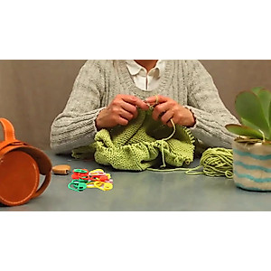 SUZUYO Stitch Markers 10 Colors Knitting Crochet Locking 120Pcs Stitch Needle Clip Counter with 3 Plastic Needle Randomly (Multicolor-120 pcs)