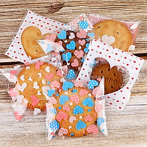Konsait 200pcs Valentines Cellophane Bags, Valentines Cookie Candy Treat Bags Self-Adhesive Sweets Biscuit Bags Plastic Bags for Valentines Party Favors Supplies, Heart Gifts Goody Bags