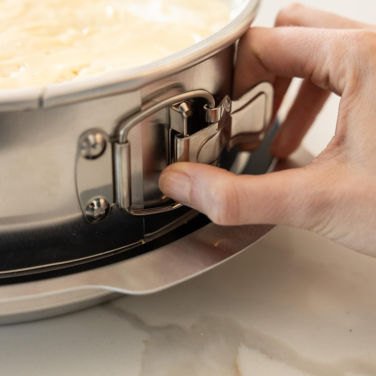 Chef's Planet Perfect Pan - 9-inch Round Baking Pan with Leak-Proof, Easy-Lock Spring Form Pan and Water Bath Basin for Delicate Creations