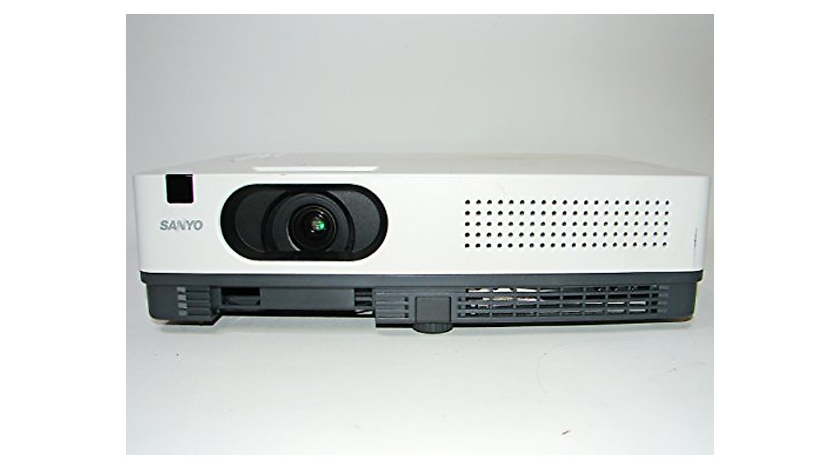 SANYO PLC-XW200 Digital Projector – Compact 1024x768 XGA Display