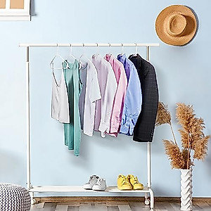 HOUSE DAY White Plastic Hangers 50 Pack, Plastic Clothes Hangers with Hooks, Space Saving Plastic Coat Hangers for Closet, Clothing Hangers Adult Hangers for Shirts, Coats, Skirt, Dress