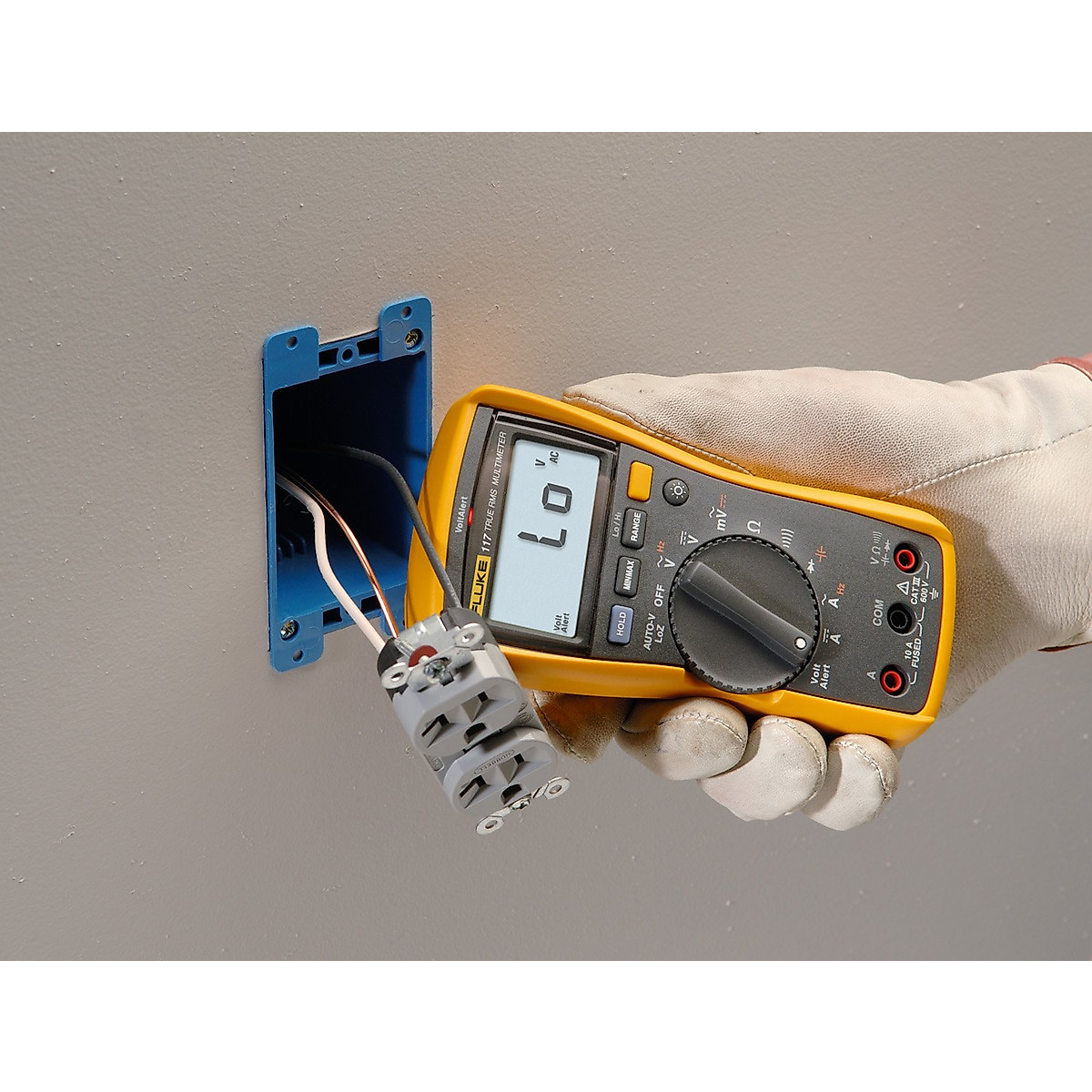 Fluke 117 Digital Multimeter, Non-Contact AC Voltage Detection, Measures Resistance/Continuity/Frequency/Capacitance/Min Max Average, Automatic AC/DC Voltage Selection, Low Impedance Mode