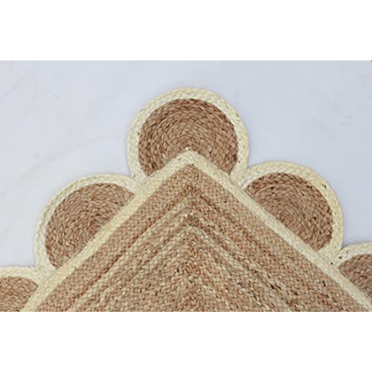 Gautam International Scallop Pattern Jute Bohemian Area Rug (2'x3', Off White)