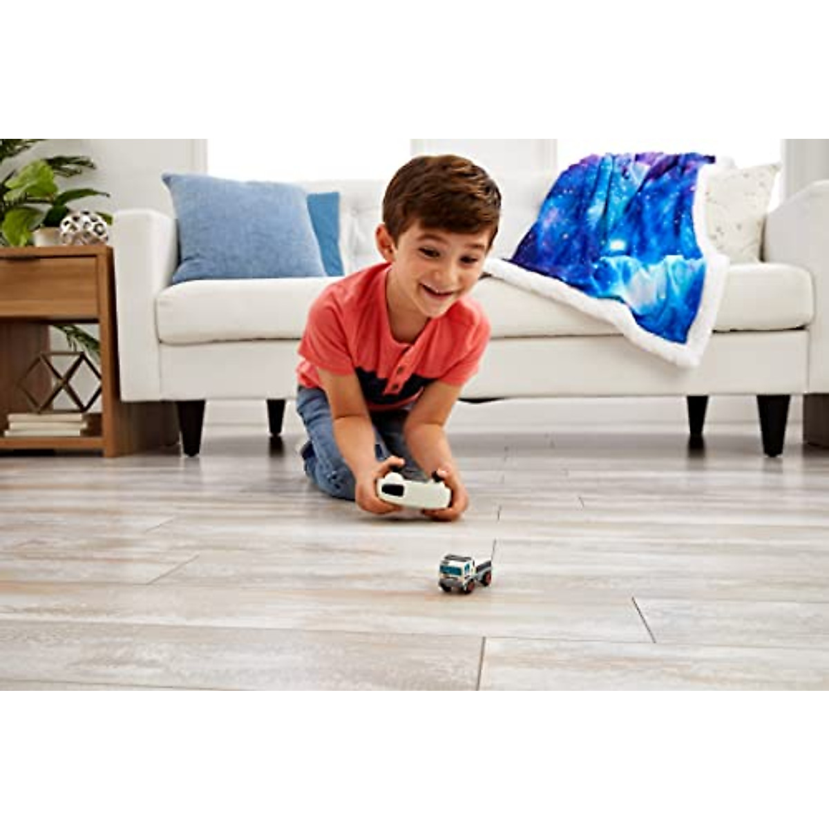 Hot Wheels Rc Disney and Pixar Lightyear Buzz's Truck, 1:64 Scale Remote-Control Toy Truck Inspired by the Movie